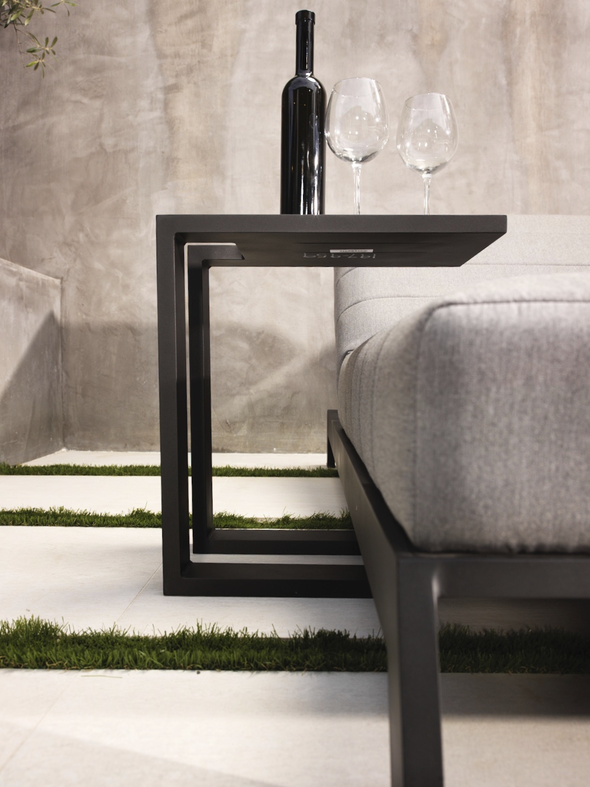 U Shape Side Table – Mountain House Furniture